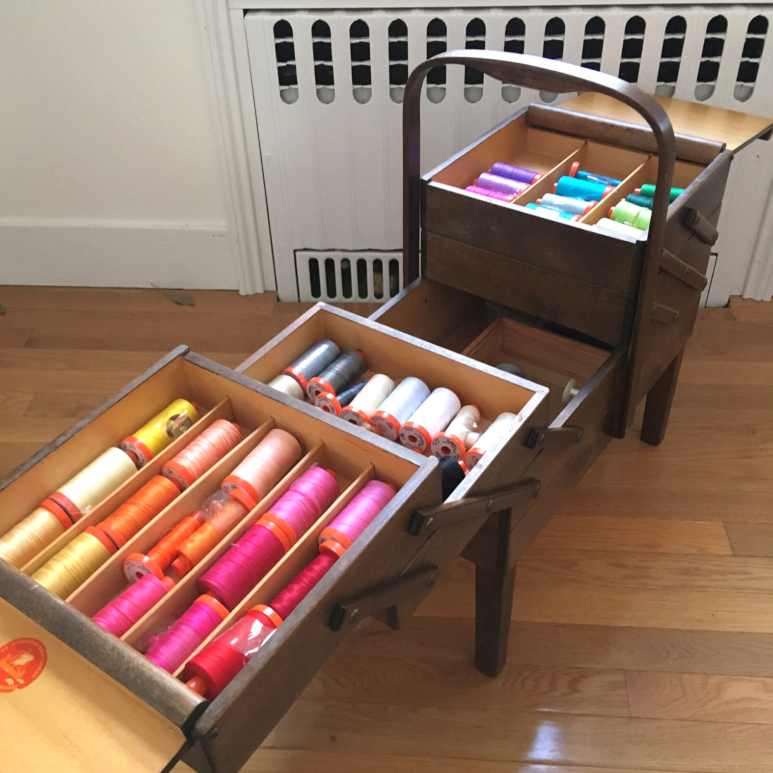 3 ways I organize my thread (and 2 awesome thread tips!) - whole circle ...