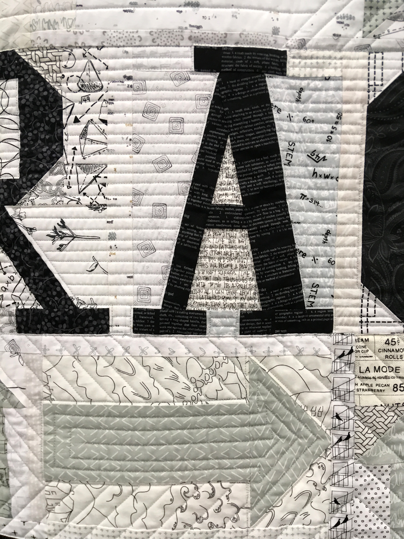 24 modern quilts from QuiltCon 2020 - whole circle studio